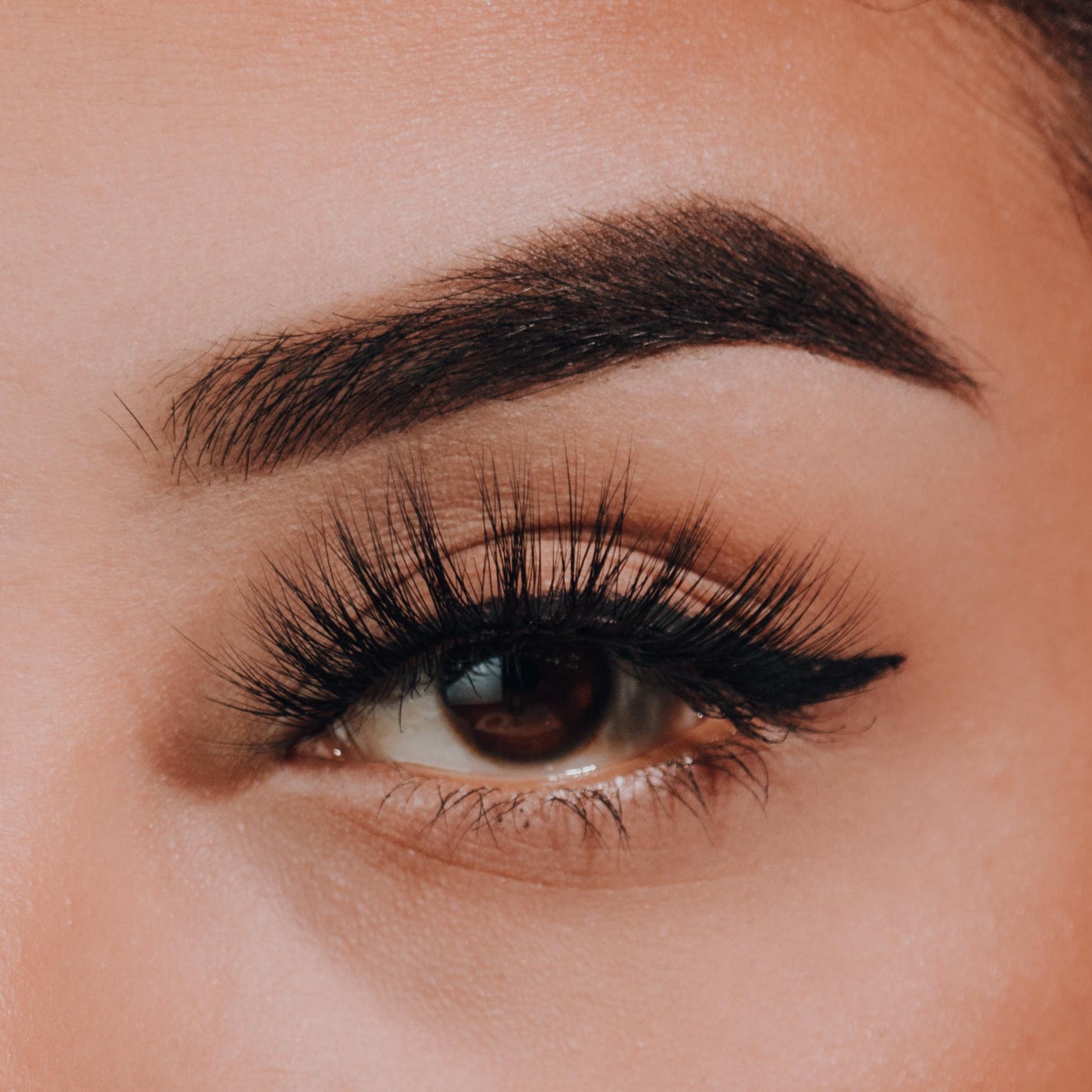 La Flor | Luxury Silk Lashes | Chula Beauty