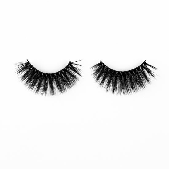La Flor | Luxury Silk Lashes | Chula Beauty